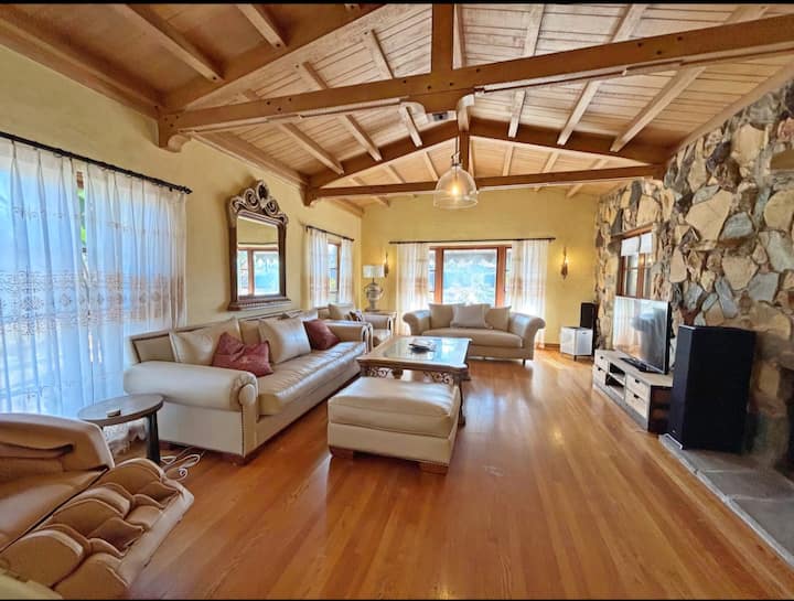 Beautiful Pool Estate West Covina - West Covina, CA