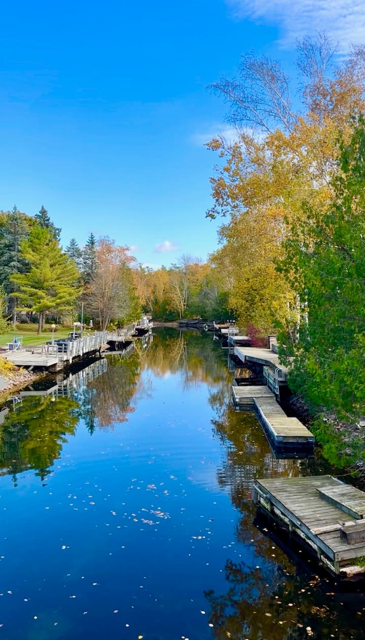 Waterfront/pool/hot Tub/firepit/game Room - Door County, WI