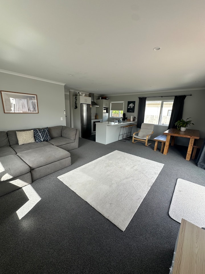 Modern Four Bedroom House - Gisborne