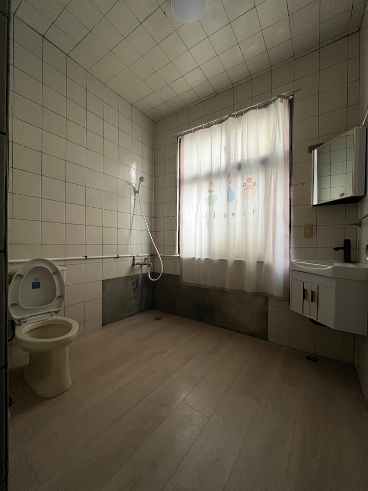 陽光B房-雙捷運三重站1分鐘寬敞的房間 - New Taipei City