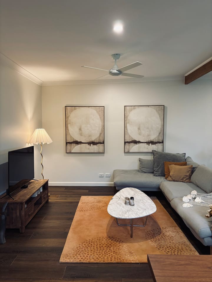 Gull Cottage In Orange - Orange