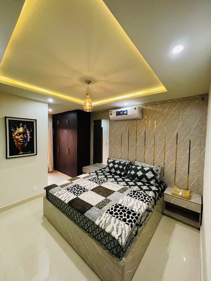 1bhk Luxury Near Airport | 715 | Car Service - Islamabad