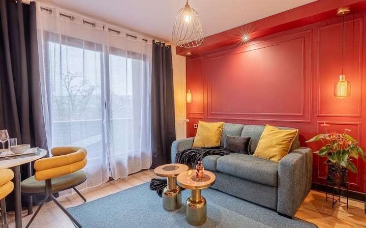 Studio Moderne, Chaleureux Et Calme. - Annecy