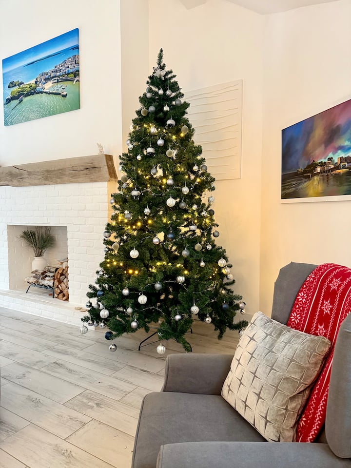 New ‘Sensational’ Home - Vast Grounds & Parking - サンダーズフット