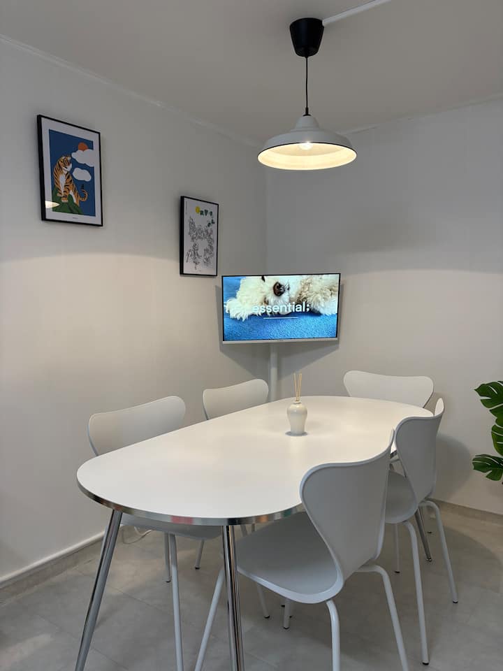 Check Out Time 12:00/6p/3q Beds/massage Chair - 관양1동