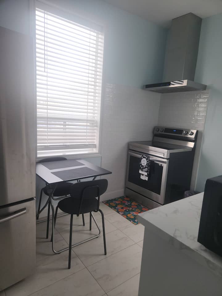 Clean Room In Downtown Oshawa. - Oshawa