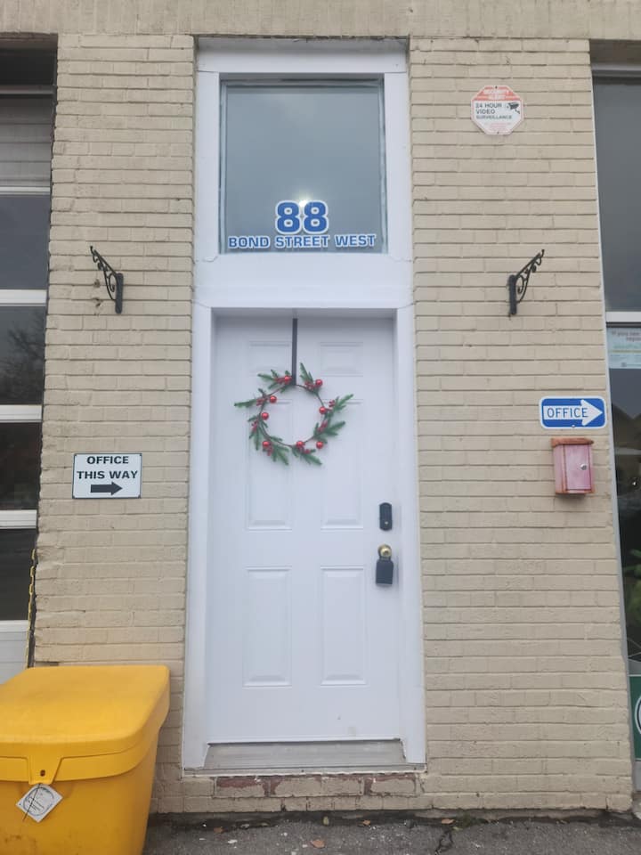 Clean Room In Downtown Oshawa. - Oshawa