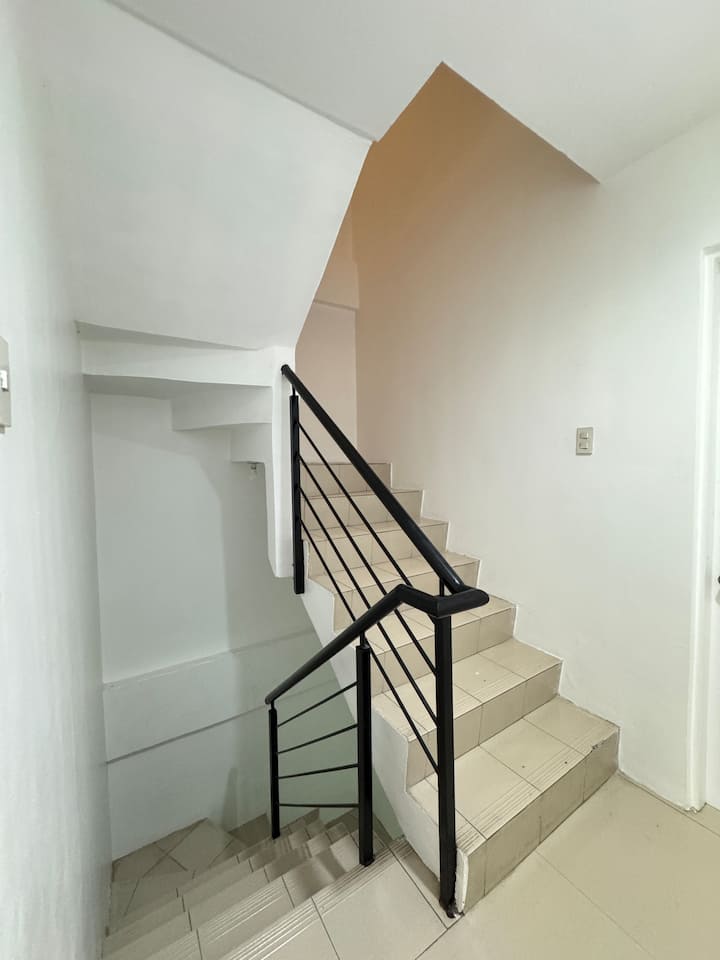 4br Townhouse Near Lasalle St.benilde Airport - Manila