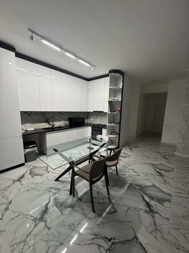 4bedroom 4bathpenthouse Mega Mall 2livingroom 240m - Arménie