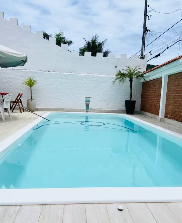 Casa Aconchegante Com 6 Quartos No Guarujá. - Guarujá