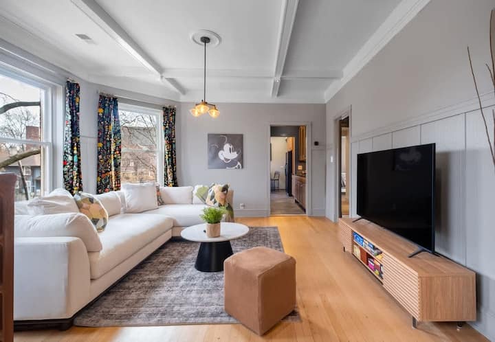 Elegant And Chic 2bed 2bath Steps From The Lake! - Chicago