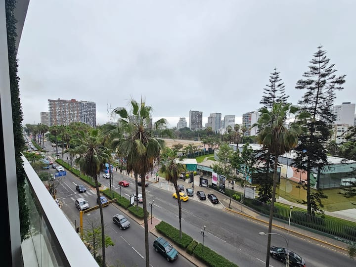 Atractivo E Innovador Lugar. - Lima