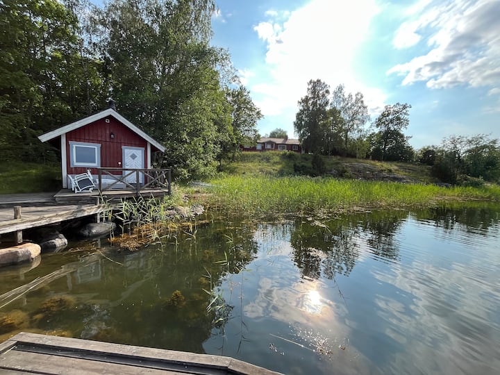 Skärgårdsvilla Med Brygga, Havsutsikt Och Natur - Norrtälje