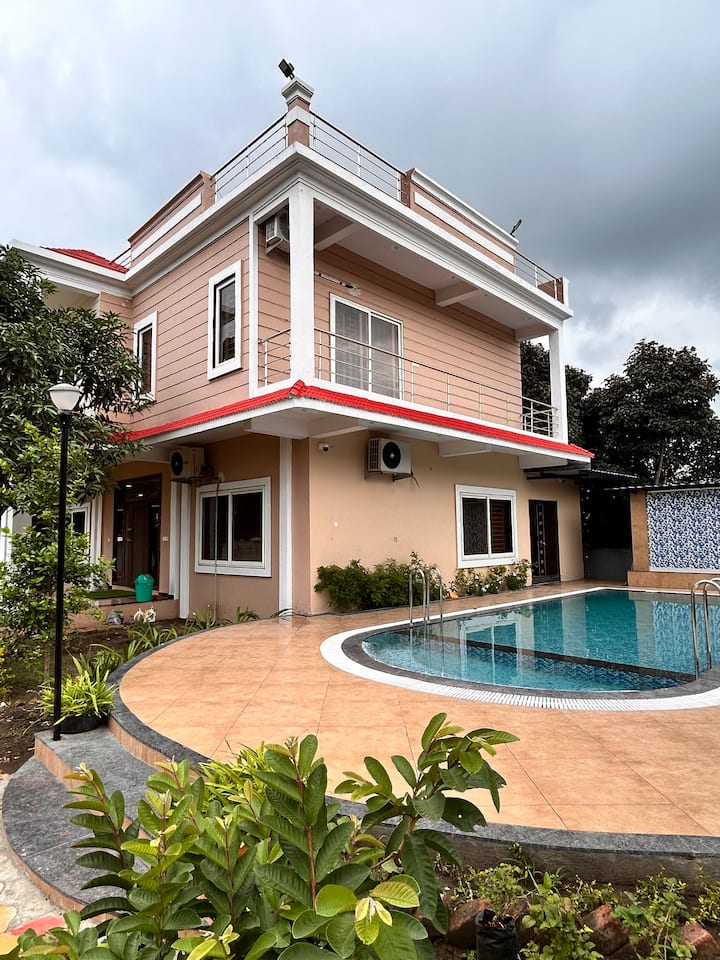 Andaz Royale 4br Villa With Private Pool & Garden - Indore