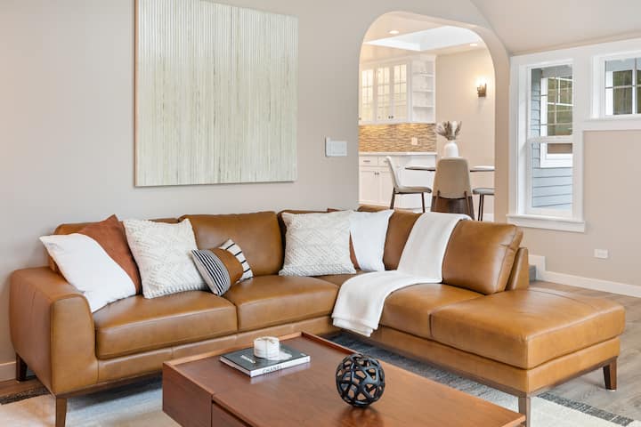 Newly Renovated Lake House - Federal Way, WA