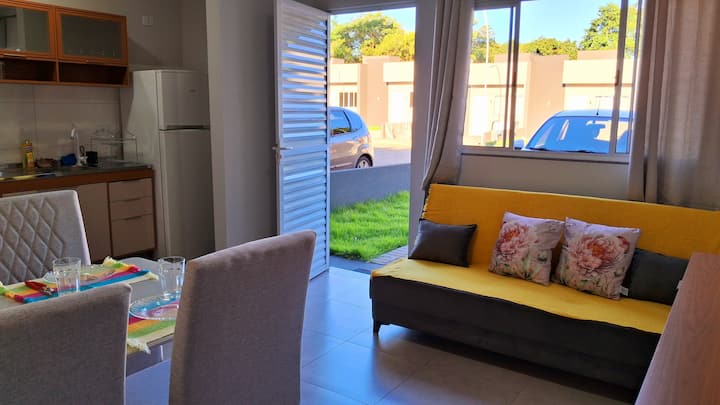 Casa No Corredor Turístico / Condomínio Fechado - Foz do Iguaçu