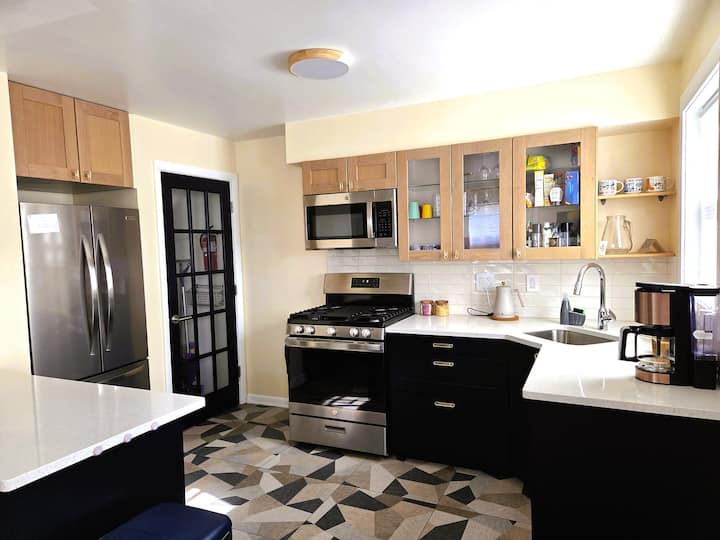 Cozy & Elegant 2br | Near Naval Base And Six Flags - Waukegan, IL