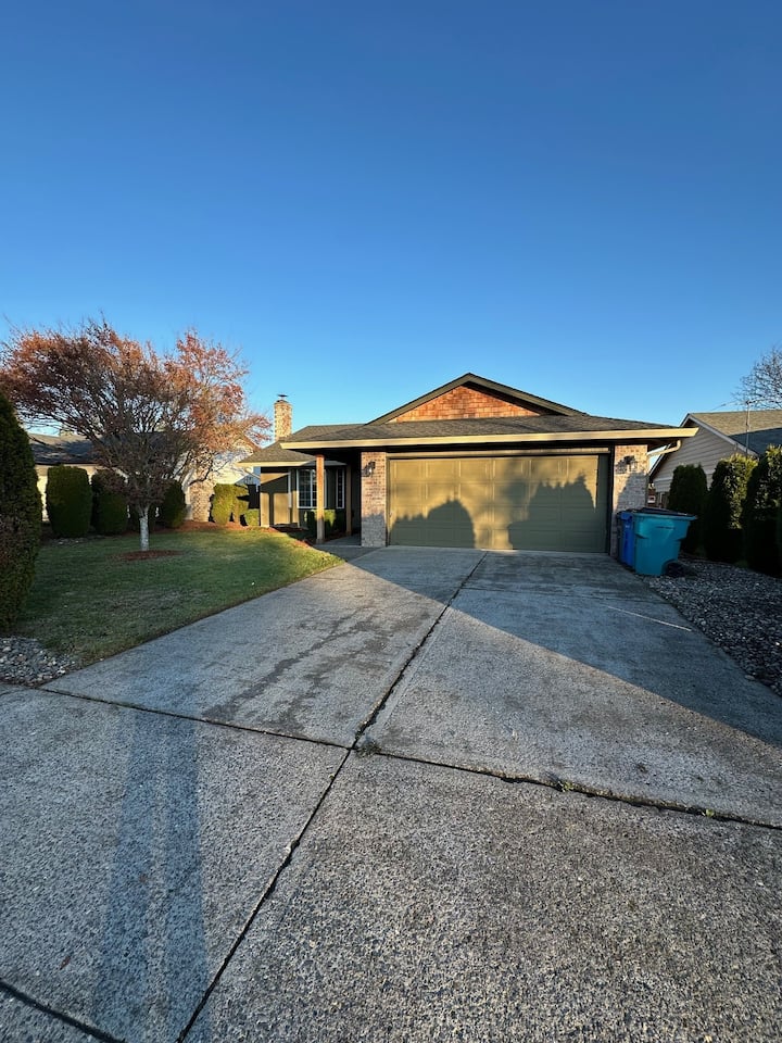 3bedroom 2 Bath With Large Fenced In Yard! - Vancouver, WA