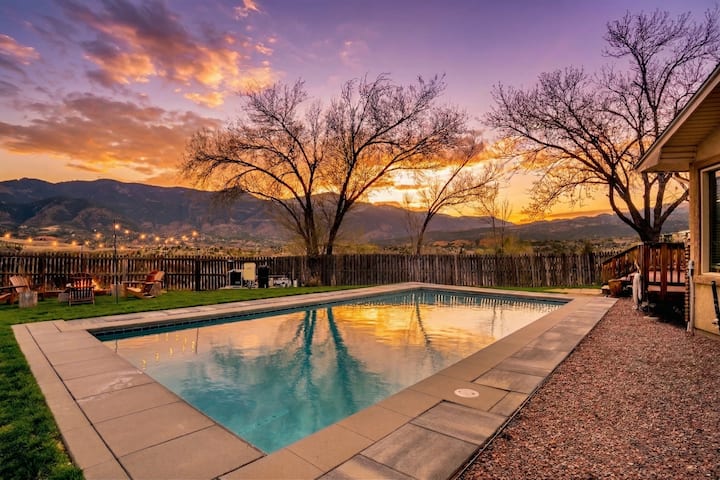 6k Sq/ft! Heated Pool, Hot Tub, Game Room, Theatre - Manitou Springs, CO