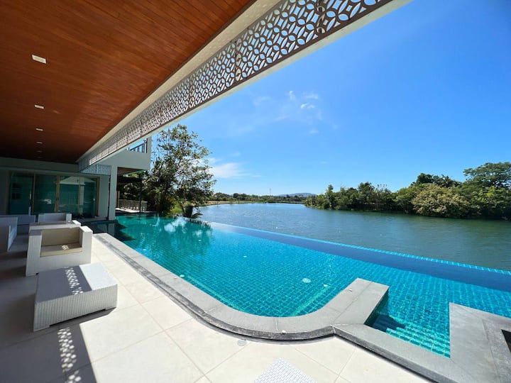 W Villa @ Chalong Miracle Lakeview - Phuket district, Thailand