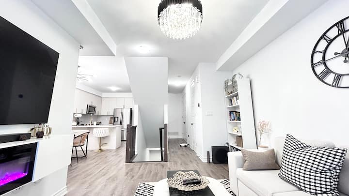 Luxury 1br Urban Retreat|shared Bath| Free Parking - Brampton