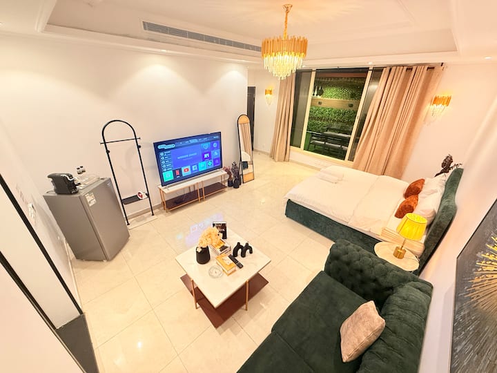 N641 برايم استوديو بحديقة خارجية روف - Jeddah