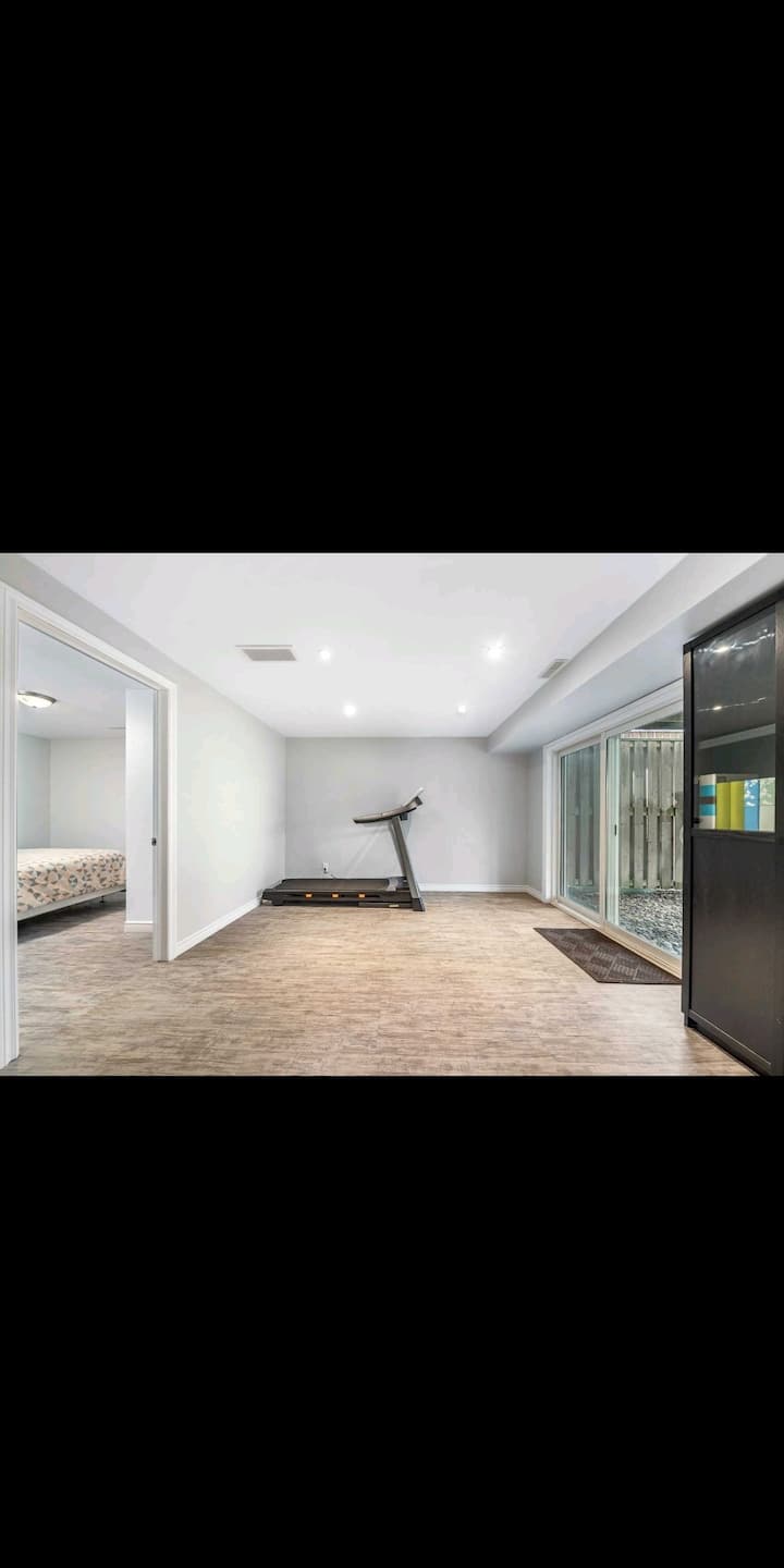Beautiful One Bedroom Unit. - Belleville, Canada