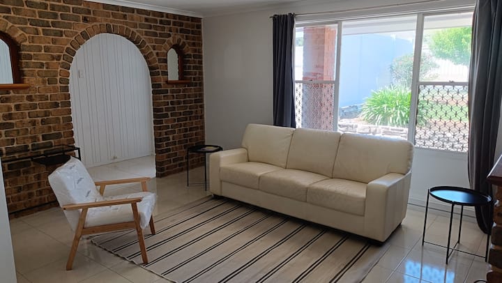 Whole 3 Bed Home - One Tree Hill