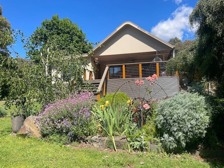 Brewery Lake House - Sleeps 8 - Jamieson