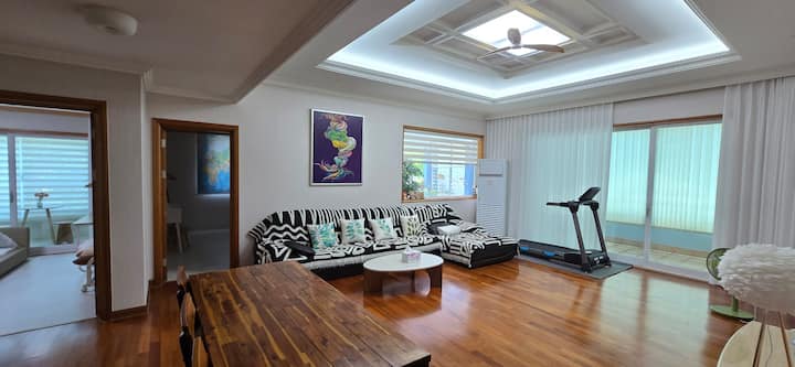 경주가족독채숙소
Cozy House 코지하우스
편안하고 내집 같은 50평 대형 가족 숙소 - Gyeongju-si