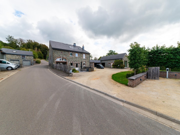 Bertrix Charming 2-bedroom Holiday Home - Libin