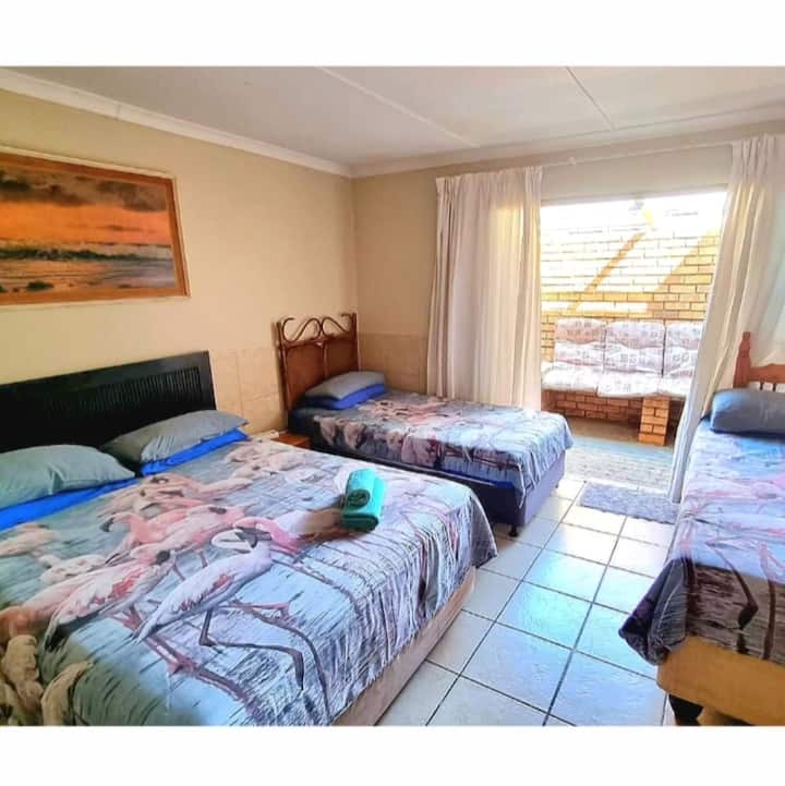 Suite 1: 2 Bedroom 10 Sleeper - 德本