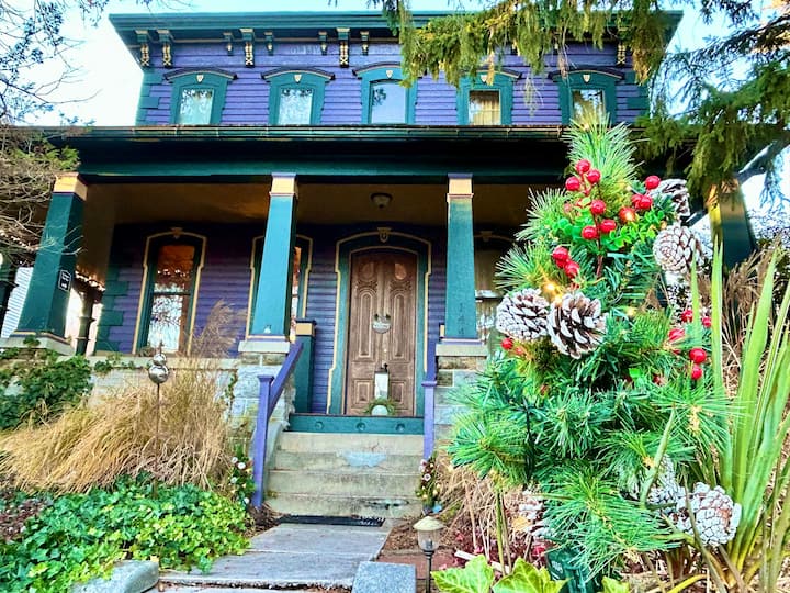 Historic 6 Bedroom Luxury Home W/ 6 Jacuzzi Tubs - Denver