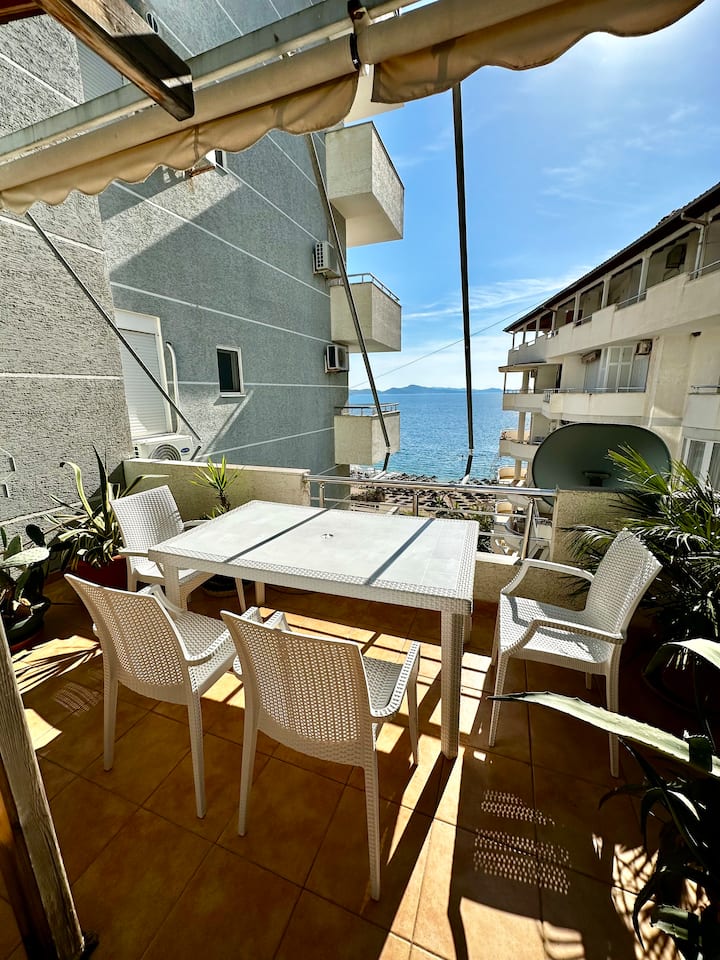 Nice White & Large Terrace - Sarandë