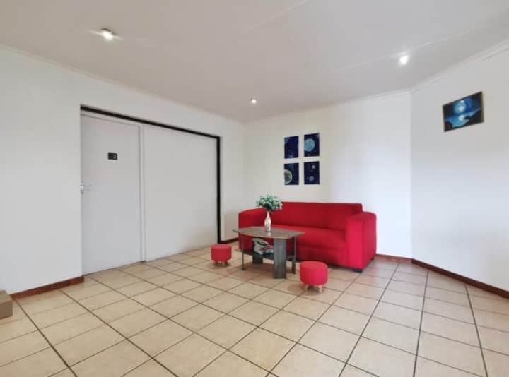 Summerstrand Cute N' Modest Home - Gqeberha