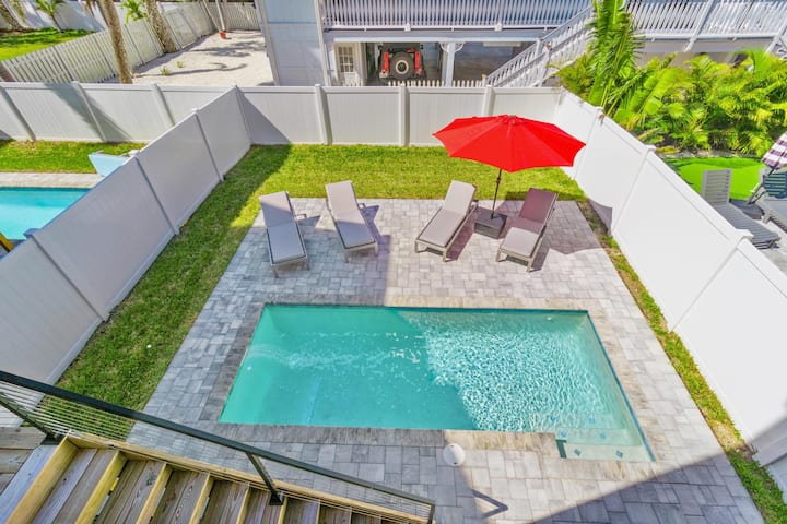 Steps From Beach W/private Pool Outdoor Kitchen - Indian Rocks Beach, FL