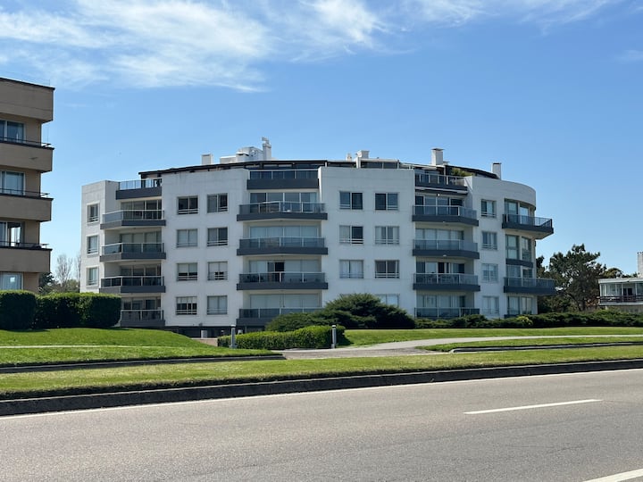Playa Mansa, Parada 37, Tauro, Frente A La Playa. - Uruguay