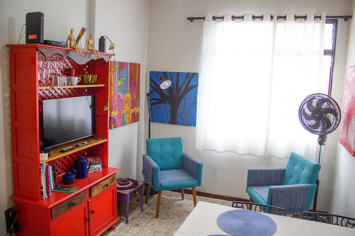Confortável, Charmoso, Espaçoso E Bem Localizado - Belo Horizonte