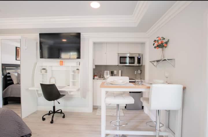 Minimalist, Pool Private Studio - Pomona, CA