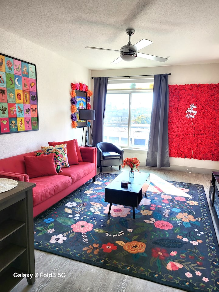 Fiesta Luxury Riverwalk Bungalow W/free Parking - Alamodome - San Antonio