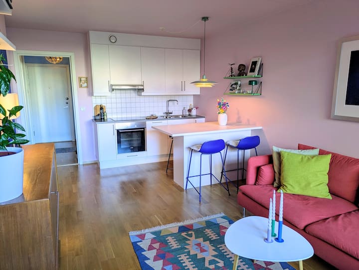 Fargerik Og Moderne Leilighet - Oslo