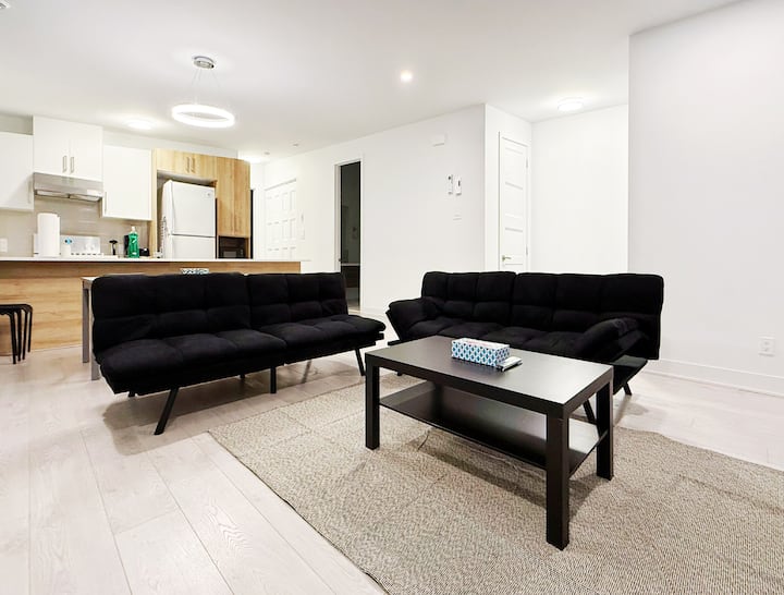 New 2br Apartment, Free Parking! - Brossard