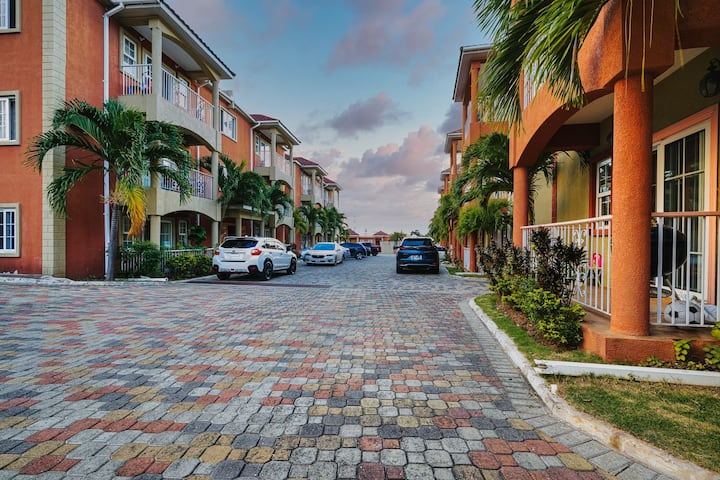 Fairview Near Ac Hotel Kingston - 2br - Kingston