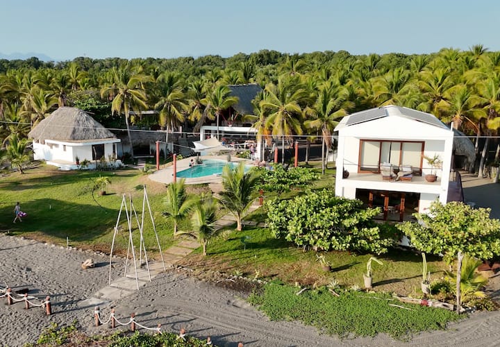 Paradisiaca Casa Frente A Playa Exclusiva - Guatemala