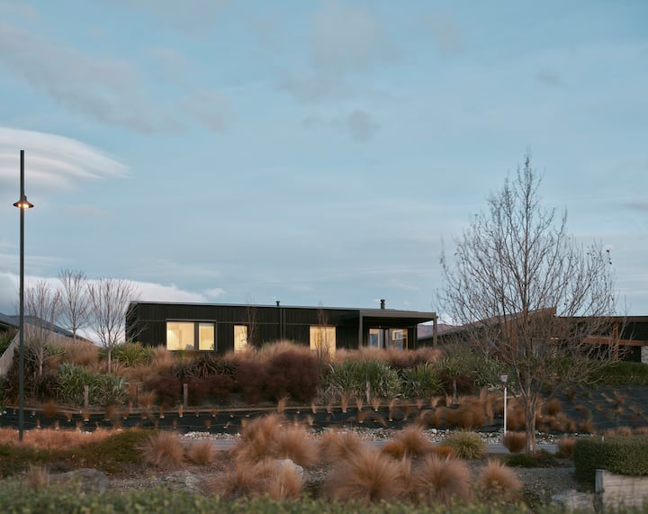 Architect Designed Luxury Home - Wanaka