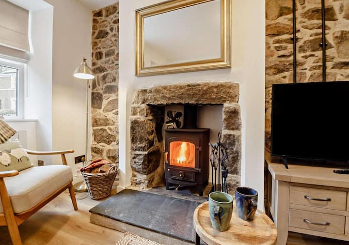 Seaside Cottage With Hot Tub, Nr Abersoch - North Wales