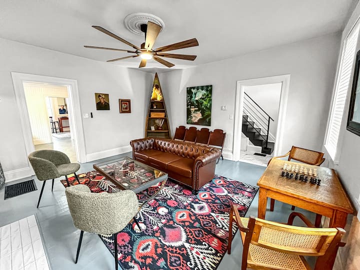 Modernized Historic Home Near Restaurants & Skiing - Hidden Valley, IN