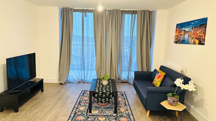 Brand New Entire Flat In Hainault/chigwell London - Dagenham