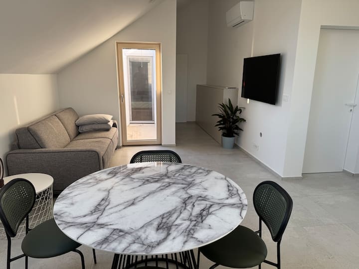 New And Comfy With Free Wine Bar - Ljubljana