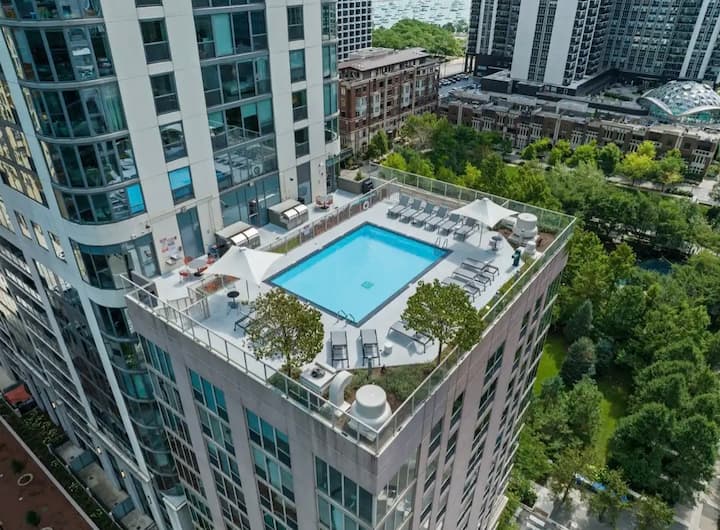 Luxurious Condo At Lakeshore - Worth, IL
